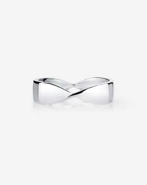 Ring Concierge Twist Band Ring