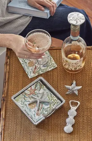 MARIPOSA Sand Dollar Flat Bottle Stopper