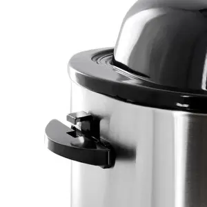 MEGACHEF 22 Quart Electric Roaster Oven With High Dome Self-basting Lid