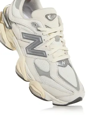 NEW BALANCE 9060 Low Top Sneakers - Grey/ivory