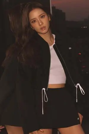 Alo Yoga Cropped Fan Favorite Full Zip Jacket Black