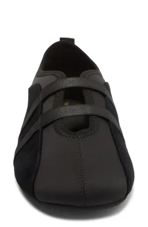 Intentionally Blank Sporty Sneakers - Black