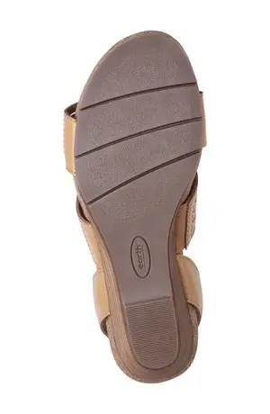 Earth Helodie Wedge Sandal - Tan