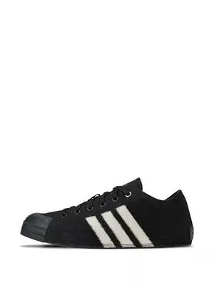 Y3