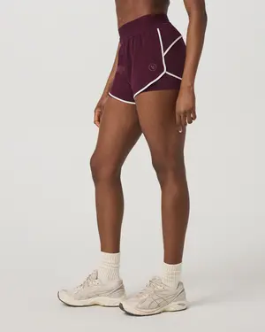 Vuori Luna Piped Short Cerise