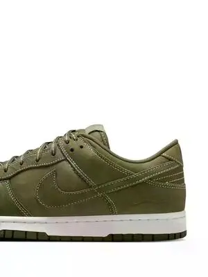 Nike Dunk Low Sneakers - Green