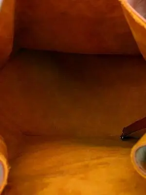 LOUIS VUITTON 1996 Epi Sac D Epaule Gm Bucket Bag - Brown