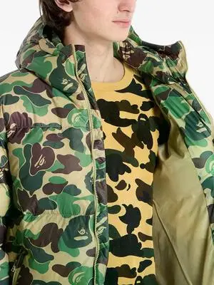 A BATHING APE Camo-print Hooded Down Jacket - Green