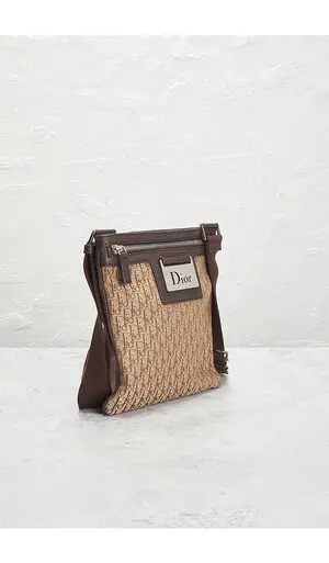 Undefined Dior Street Chic Messenger Bag