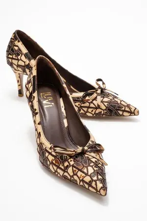 PROLOGUE SHOES Camden Bow Pointed Toe Pumps - Beige Pattern