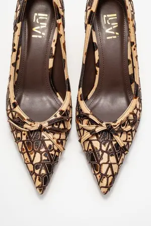 PROLOGUE SHOES Camden Bow Pointed Toe Pumps - Beige Pattern