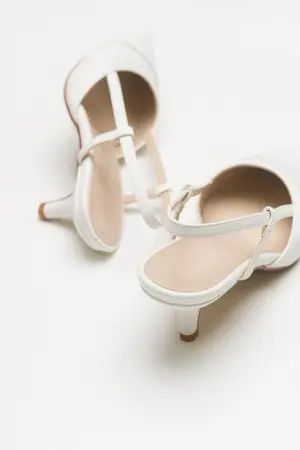 PROLOGUE SHOES Pointed Toe Slingback Pumps - White