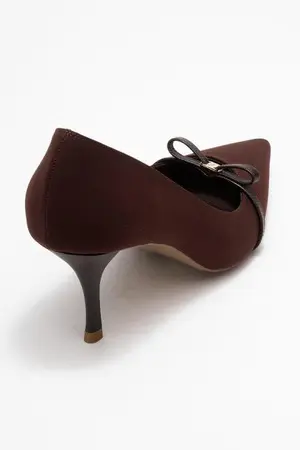 PROLOGUE SHOES Pointed Toe Pump With Bow Detailing - Brown