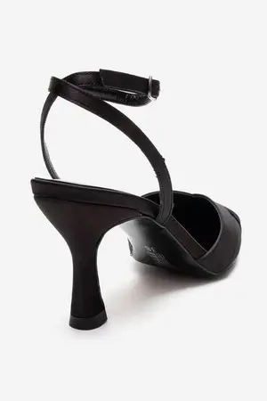 PROLOGUE SHOES Estela Stiletto Pump - Black