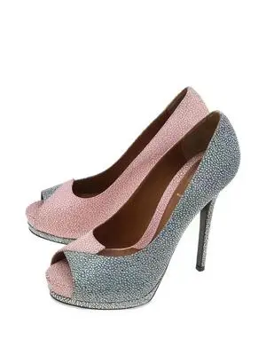 Fendi Pebble-pattern Leather Pumps