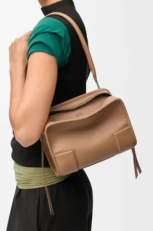 Loewe Amazona 180 Bag - Mocha