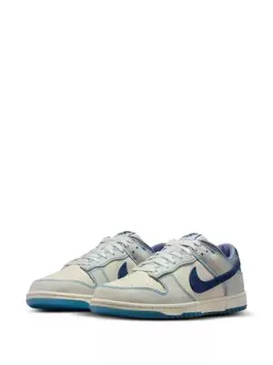 Nike Dunk Low Retro Se Lace-up Sneakers - Grey