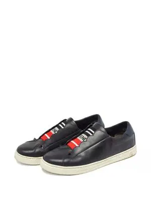 Fendi Leather Scalloped Detail Sneakers