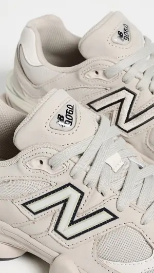 NEW BALANCE 9060 Sneakers - Grey/beige