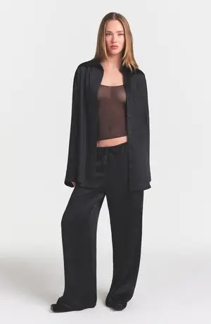 SKIMS Lightweight Stretch Satin Button-up Shirt - Obsidian