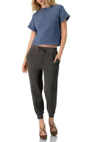 IVONNE Straight Knit Crew Neck Blouse
