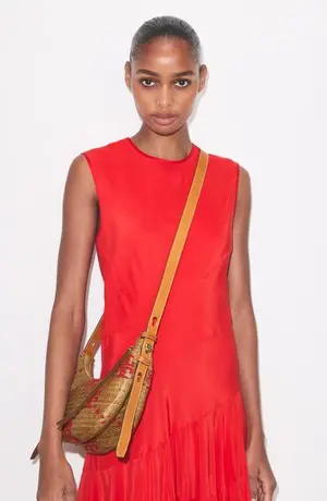 Tory Burch Romy T Monogram Straw Half-moon Shoulder Bag - Natural