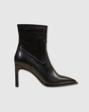 MI/MAI Georgia Pointed Toe Low Boots
