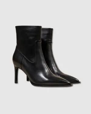 MI/MAI Georgia Pointed Toe Low Boots