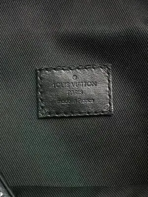 LOUIS VUITTON Discovery Belt Bag - Black