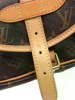 LOUIS VUITTON 2011 Saumur 30 Monogram Shoulder Bag
