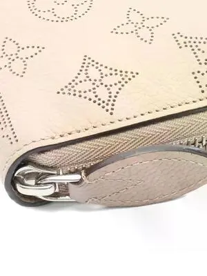 LOUIS VUITTON 2021 Mahina Galle Perforated-leather Wallet - Neutrals