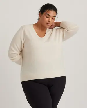 Quince Mongolian Cashmere V-neck Sweater - Ivory