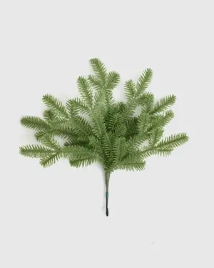 Quince Fraser Fir Christmas Tree: Lit