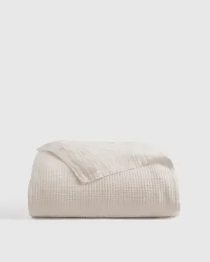 Quince European Linen Box Quilt, Size - Ivory