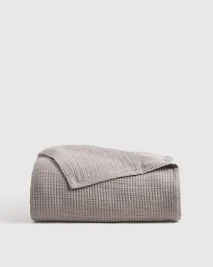 Quince European Linen Box Quilt, Size - Light Grey