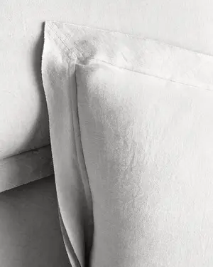 Quince European Linen Double Flange Deluxe Bedding Bundle - Light Grey