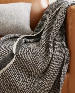 Quince Cashmere Wool Patterned Throw - Black