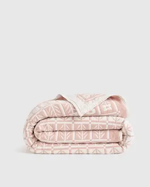 Quince Jacquard Floral Coverlet Rose