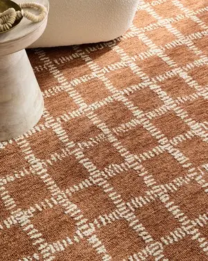 Quince Hollis Hand-tufted Wool Rug - Rust