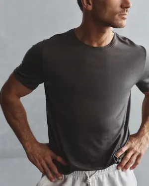 Quince 100% Merino Wool All-season Short Sleeve Base Layer T-shirt - Charcoal