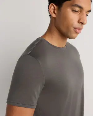 Quince 100% Merino Wool All-season Short Sleeve Base Layer T-shirt - Charcoal