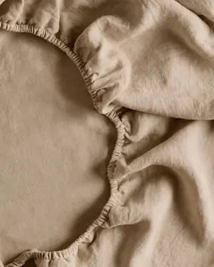 Quince European Linen Fitted Sheet Set - Toffee