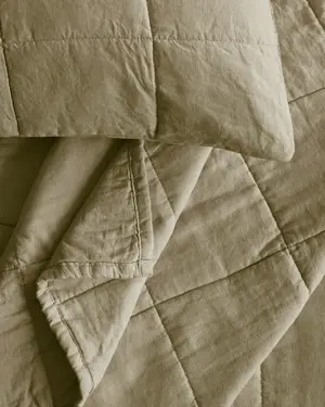 Quince Lightweight European Linen Box Quilt - Willowleaf