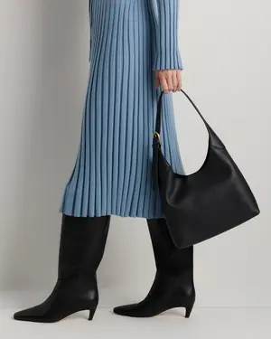 Quince Full-grain Leather Shoulder Bag - Black