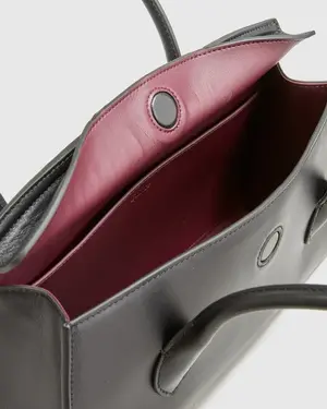 Quince Amelie Shoulder Bag In Italian Leather