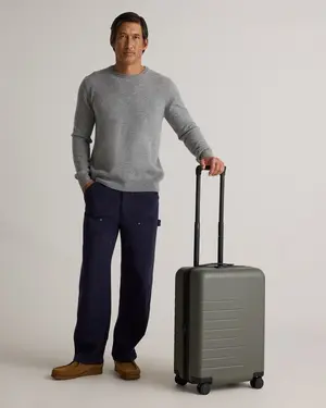 Quince Carry-on And Medium Check-in Suitcase Set - Olive