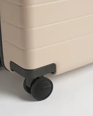 Quince Carry-on And Medium Check-in Suitcase Set - Tan