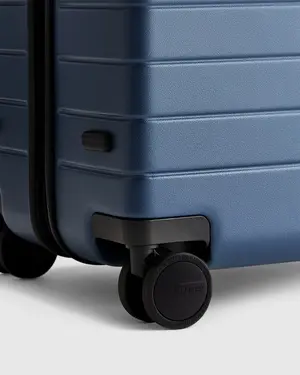 Quince Carry-on & Large Check-in Suitcase Set - Navy