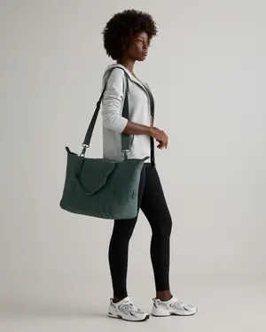Quince All-day Neoprene Duffle Bag - Hunter Green