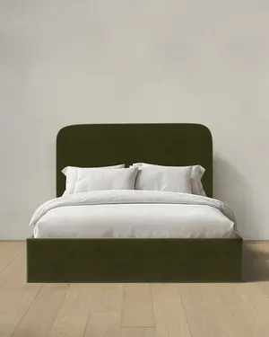 Quince Curved Bed In Performance Velvet Moss